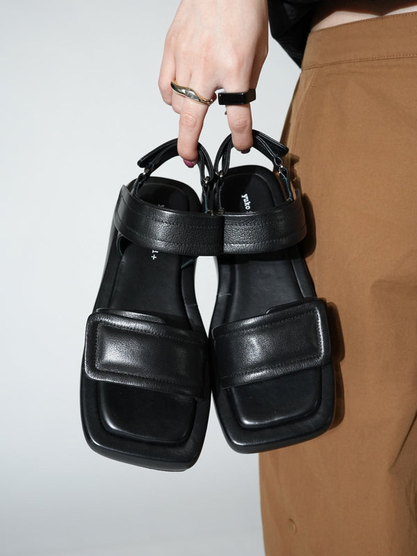 SANDAL